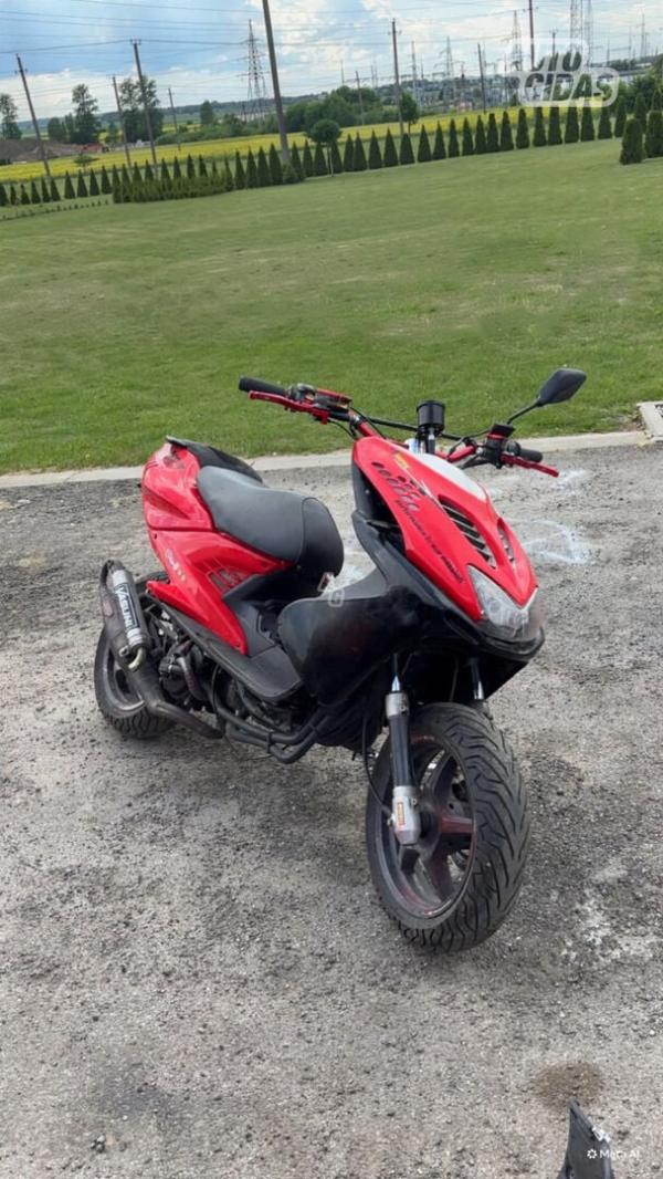 Black Yamaha Aerox 2008 in Raseiniai, with an engine capacity of 0.05 L and mileage of 20 thousand km for 1550 €, photo 1 on AUTOMOTO.COM.LV