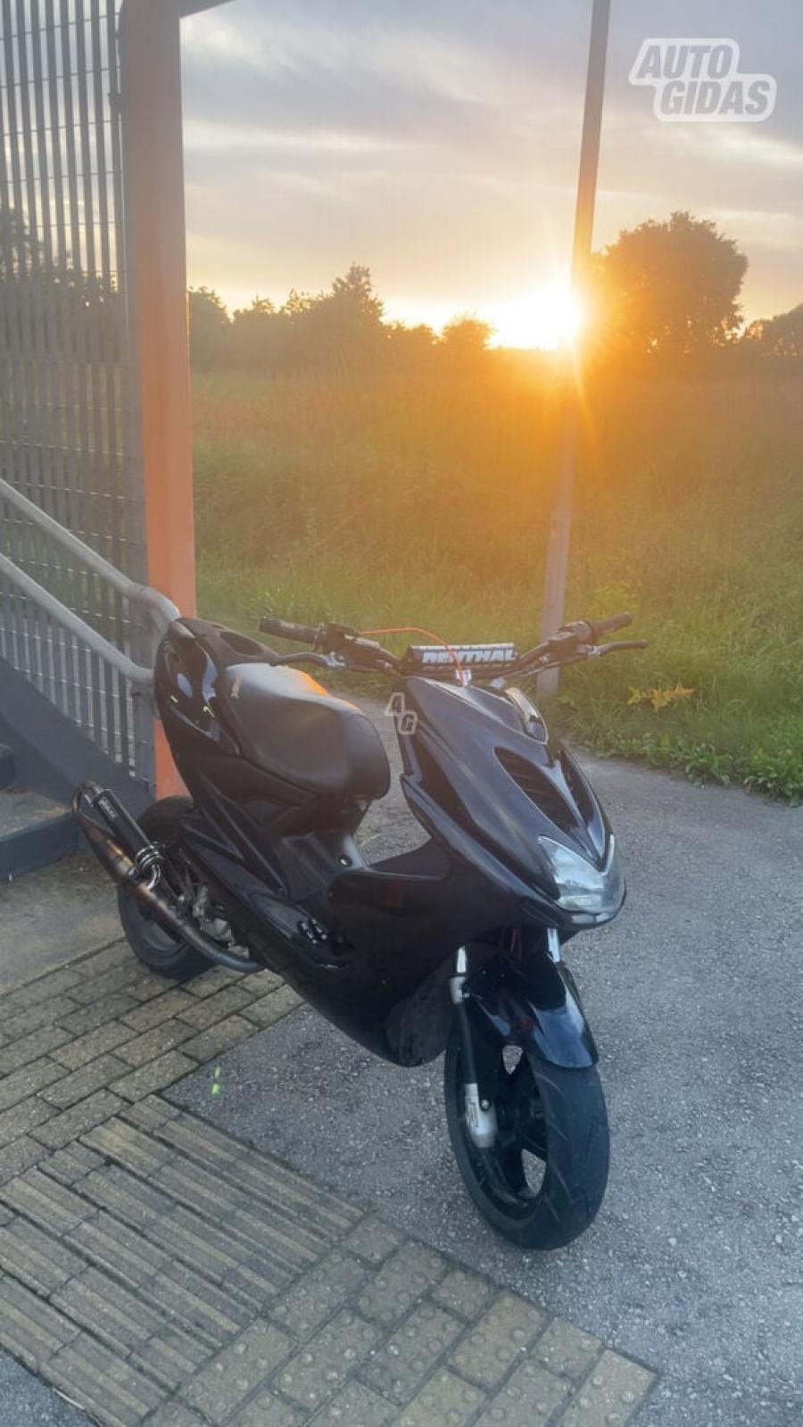 Melns Yamaha Aerox 2008 Kauņa, ar dzinēja tilpumu 0.00 L un nobraukumu 0 tūkst. km par 1700 €, foto 3 vietnē AUTOMOTO.COM.LV