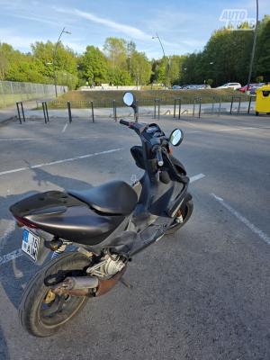 Melns Yamaha Aerox 2011 Palanga, ar dzinēja tilpumu 0.05 L un nobraukumu 29 tūkst. km par 1300 €, foto 4 vietnē AUTOMOTO.COM.LV