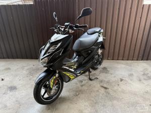 Melns Yamaha Aerox 2013 Kauņa, ar dzinēja tilpumu 0.05 L un nobraukumu 26 tūkst. km par 1950 €, foto  vietnē AUTOMOTO.COM.LV