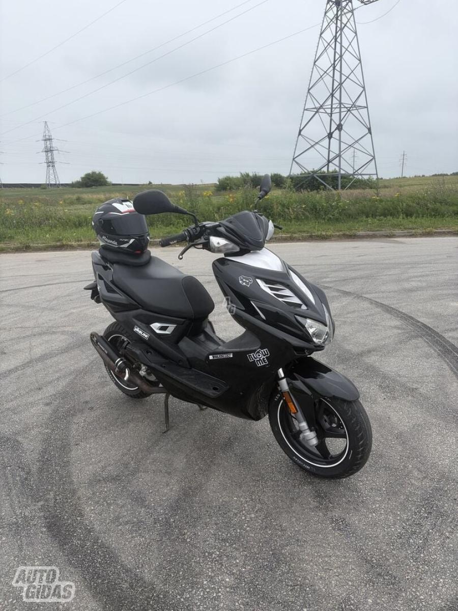 Melns Yamaha Aerox 2014 Klaipėda, ar dzinēja tilpumu 0.05 L un nobraukumu 23 tūkst. km par 1800 €, foto 1 vietnē AUTOMOTO.COM.LV