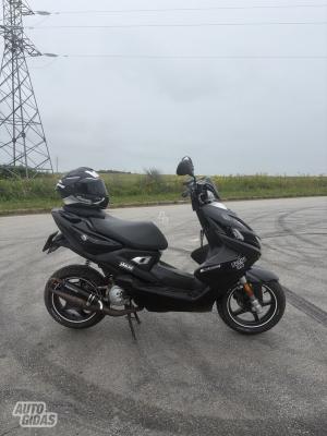 Melns Yamaha Aerox 2014 Klaipėda, ar dzinēja tilpumu 0.05 L un nobraukumu 23 tūkst. km par 1800 €, foto 3 vietnē AUTOMOTO.COM.LV