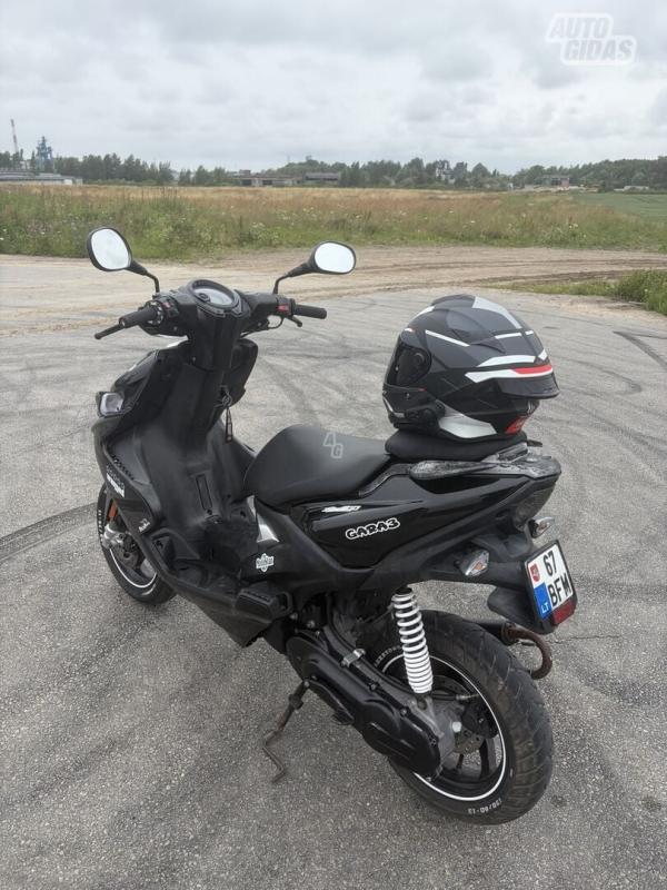 Black Yamaha Aerox 2014 in Klaipeda, with an engine capacity of 0.05 L and mileage of 23 thousand km for 1800 €, photo 4 on AUTOMOTO.COM.LV