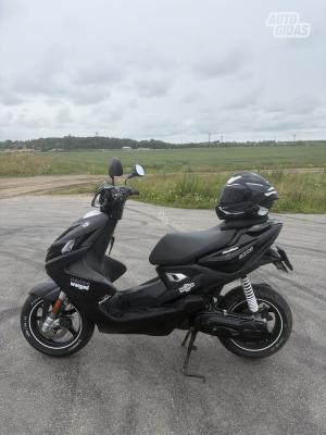Melns Yamaha Aerox 2014 Klaipėda, ar dzinēja tilpumu 0.05 L un nobraukumu 23 tūkst. km par 1800 €, foto 6 vietnē AUTOMOTO.COM.LV