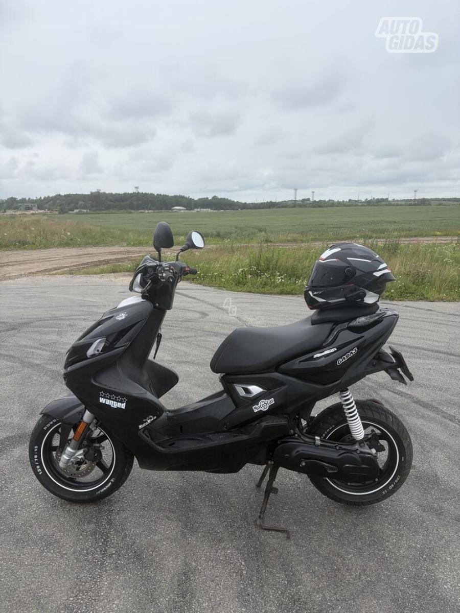 Melns Yamaha Aerox 2014 Klaipėda, ar dzinēja tilpumu 0.05 L un nobraukumu 23 tūkst. km par 1800 €, foto 6 vietnē AUTOMOTO.COM.LV