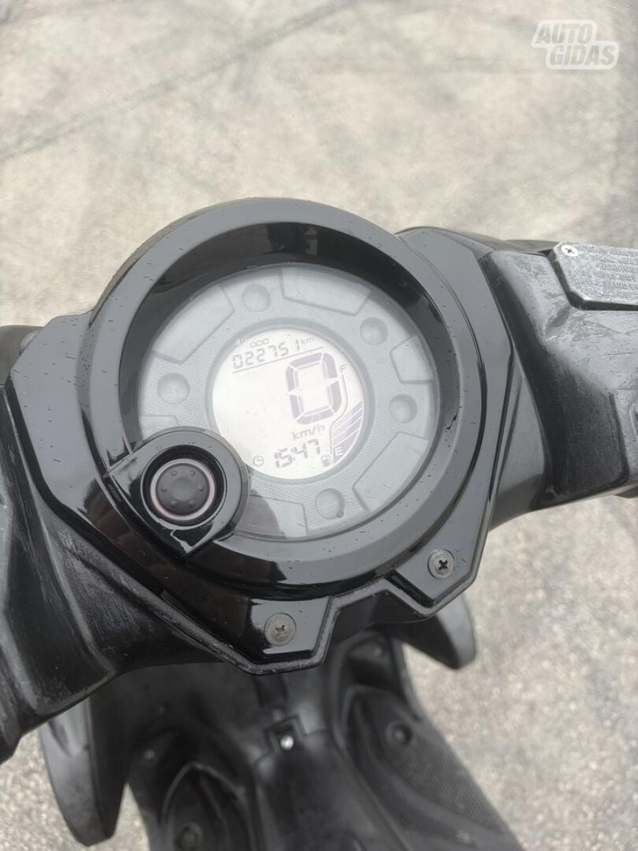 Melns Yamaha Aerox 2014 Klaipėda, ar dzinēja tilpumu 0.05 L un nobraukumu 23 tūkst. km par 1800 €, foto 7 vietnē AUTOMOTO.COM.LV