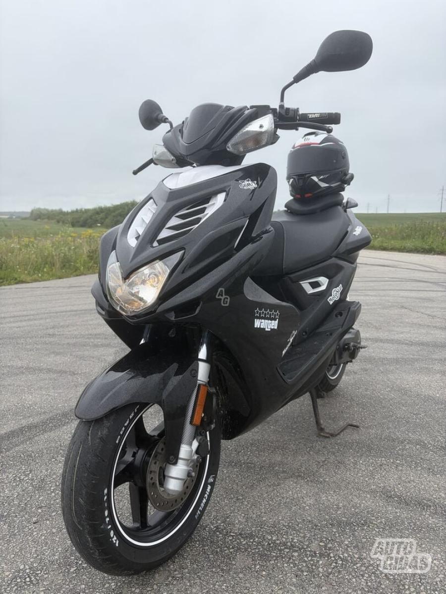 Melns Yamaha Aerox 2014 Klaipėda, ar dzinēja tilpumu 0.05 L un nobraukumu 23 tūkst. km par 1800 €, foto 10 vietnē AUTOMOTO.COM.LV