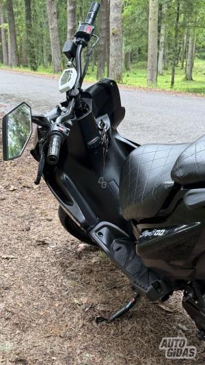 Black Yamaha Aerox 2016 in Kaunas, with an engine capacity of 0.00 L and mileage of 0 thousand km for 1800 €, photo 4 on AUTOMOTO.COM.LV
