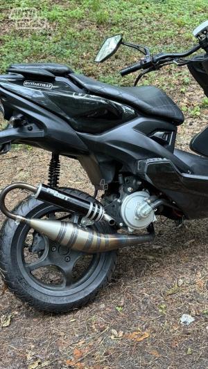 Black Yamaha Aerox 2016 in Kaunas, with an engine capacity of 0.00 L and mileage of 0 thousand km for 1800 €, photo 5 on AUTOMOTO.COM.LV
