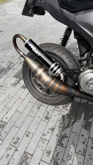 Black Yamaha Aerox 2016 in Kaunas, with an engine capacity of 0.00 L and mileage of 0 thousand km for 1800 €, photo 6 on AUTOMOTO.COM.LV