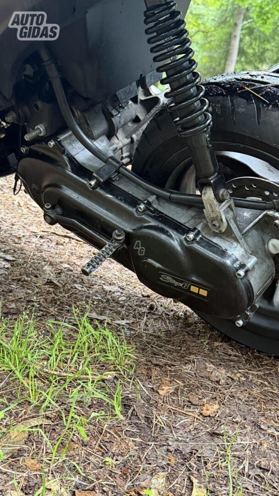 Black Yamaha Aerox 2016 in Kaunas, with an engine capacity of 0.00 L and mileage of 0 thousand km for 1800 €, photo 7 on AUTOMOTO.COM.LV