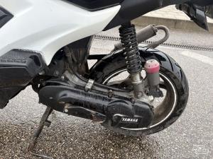 Black Yamaha Aerox 2017 in Moletai, with an engine capacity of 0.00 L and mileage of 22 thousand km for 1400 €, photo 10 on AUTOMOTO.COM.LV