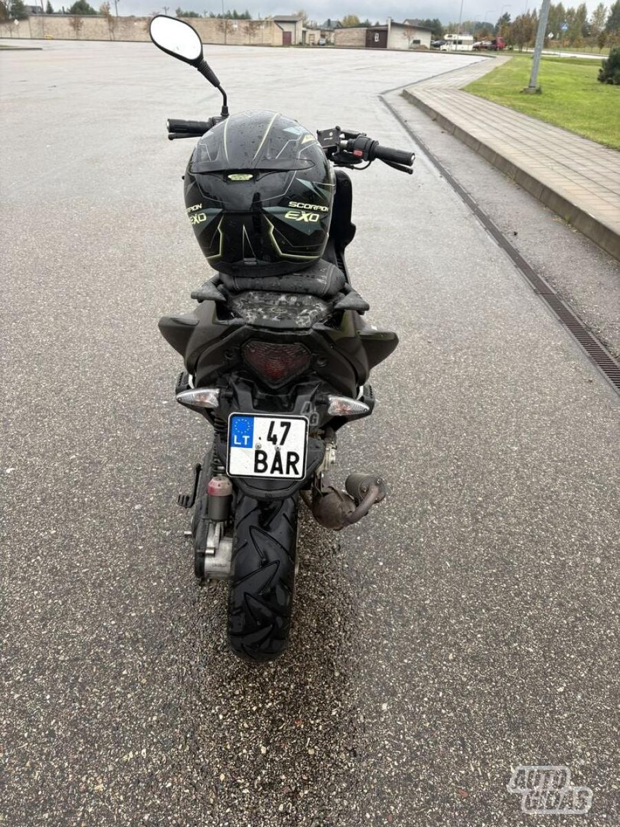 Black Yamaha Aerox 2017 in Moletai, with an engine capacity of 0.00 L and mileage of 22 thousand km for 1400 €, photo 14 on AUTOMOTO.COM.LV