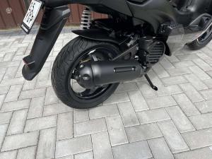 Black Yamaha Aerox 2018 in Kaunas, with an engine capacity of 49.00 L and mileage of 15 thousand km for 1730 €, photo 7 on AUTOMOTO.COM.LV