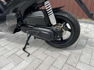 Black Yamaha Aerox 2018 in Kaunas, with an engine capacity of 49.00 L and mileage of 15 thousand km for 1730 €, photo 11 on AUTOMOTO.COM.LV
