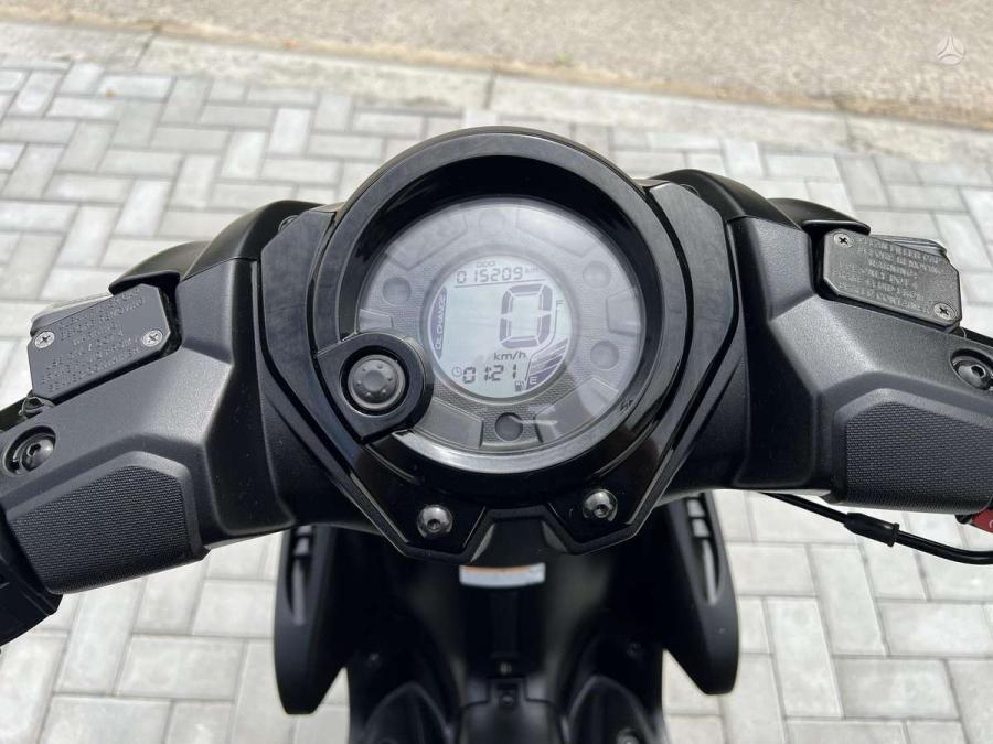 Black Yamaha Aerox 2018 in Kaunas, with an engine capacity of 49.00 L and mileage of 15 thousand km for 1730 €, photo 16 on AUTOMOTO.COM.LV