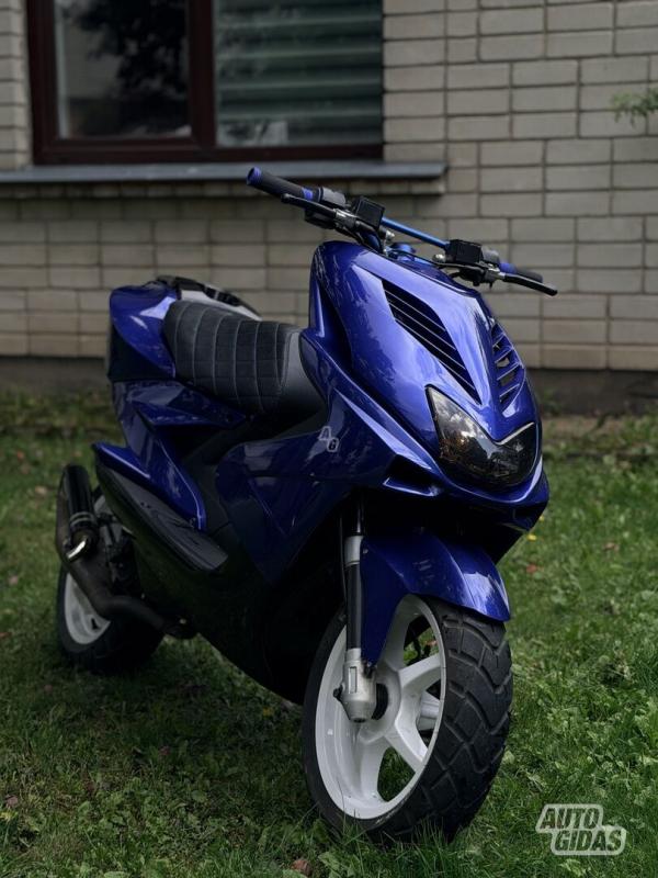 Blue Yamaha Aerox 2009 in Kaunas, with an engine capacity of 0.05 L and mileage of 23 thousand km for 1500 €, photo 1 on AUTOMOTO.COM.LV