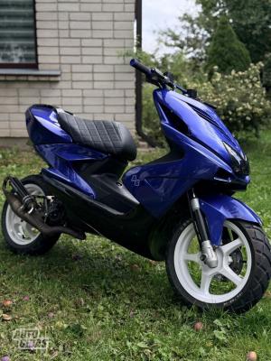 Blue Yamaha Aerox 2009 in Kaunas, with an engine capacity of 0.05 L and mileage of 23 thousand km for 1500 €, photo 3 on AUTOMOTO.COM.LV