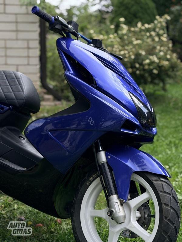 Blue Yamaha Aerox 2009 in Kaunas, with an engine capacity of 0.05 L and mileage of 23 thousand km for 1500 €, photo 3 on AUTOMOTO.COM.LV