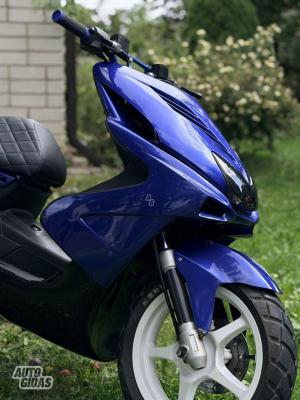 Blue Yamaha Aerox 2009 in Kaunas, with an engine capacity of 0.05 L and mileage of 23 thousand km for 1500 €, photo 4 on AUTOMOTO.COM.LV