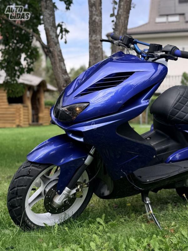 Blue Yamaha Aerox 2009 in Kaunas, with an engine capacity of 0.05 L and mileage of 23 thousand km for 1500 €, photo 6 on AUTOMOTO.COM.LV