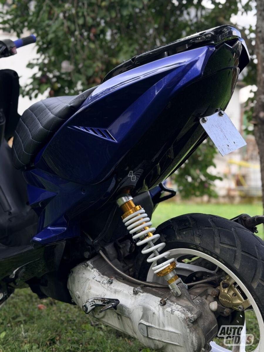 Blue Yamaha Aerox 2009 in Kaunas, with an engine capacity of 0.05 L and mileage of 23 thousand km for 1500 €, photo 8 on AUTOMOTO.COM.LV