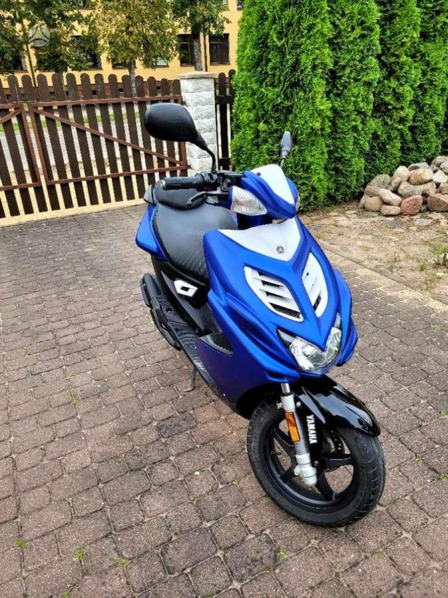 Blue Yamaha Aerox 2014 in Rokiskis, with an engine capacity of 50.00 L and mileage of 7 thousand km for 1700 €, photo 1 on AUTOMOTO.COM.LV
