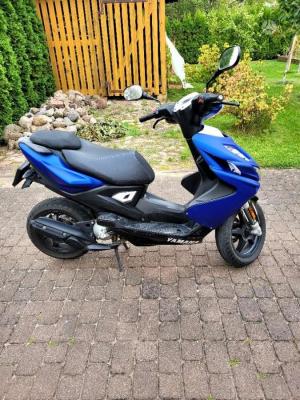 Blue Yamaha Aerox 2014 in Rokiskis, with an engine capacity of 50.00 L and mileage of 7 thousand km for 1700 €, photo 4 on AUTOMOTO.COM.LV