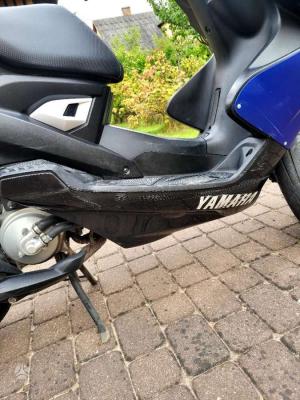 Blue Yamaha Aerox 2014 in Rokiskis, with an engine capacity of 50.00 L and mileage of 7 thousand km for 1700 €, photo 9 on AUTOMOTO.COM.LV