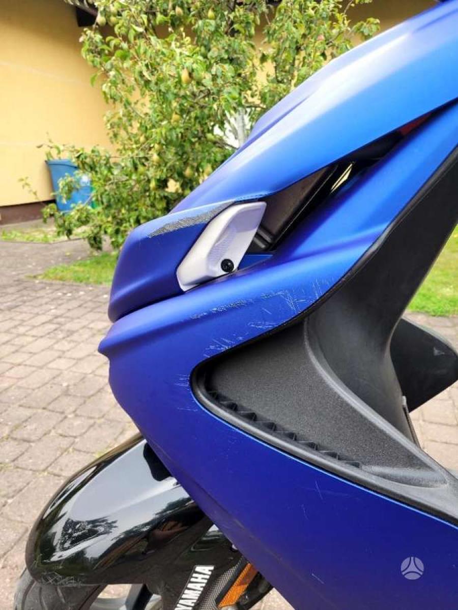 Blue Yamaha Aerox 2014 in Rokiskis, with an engine capacity of 50.00 L and mileage of 7 thousand km for 1700 €, photo 10 on AUTOMOTO.COM.LV