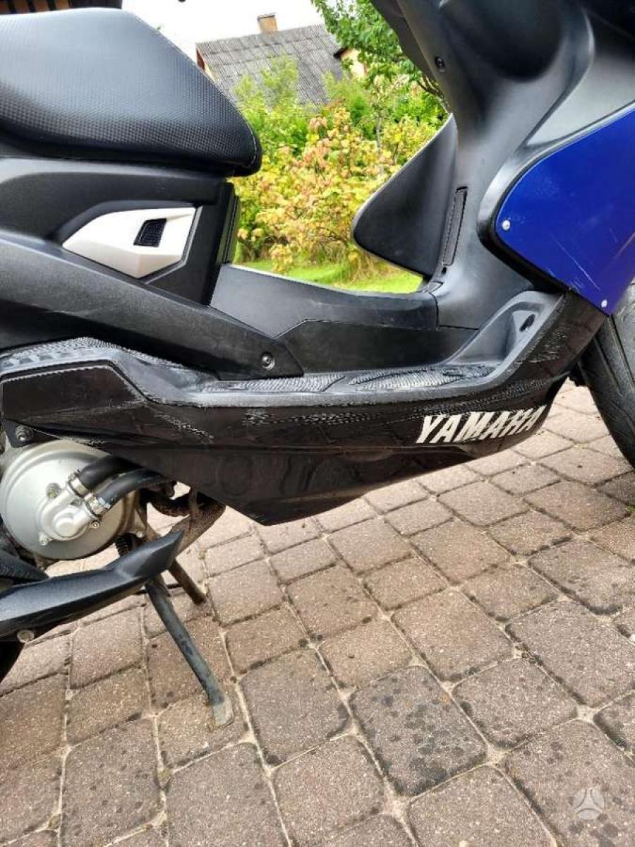 Blue Yamaha Aerox 2014 in Rokiskis, with an engine capacity of 50.00 L and mileage of 7 thousand km for 1700 €, photo 13 on AUTOMOTO.COM.LV