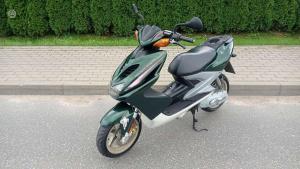 Green Yamaha Aerox 2002 in Vievis, with an engine capacity of 49.00 L and mileage of 8 thousand km for 1240 €, photo  on AUTOMOTO.COM.LV