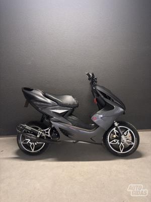 Grey Yamaha Aerox 2005 in Vilnius, with an engine capacity of 0.05 L and mileage of 0 thousand km for 2050 €, photo 5 on AUTOMOTO.COM.LV