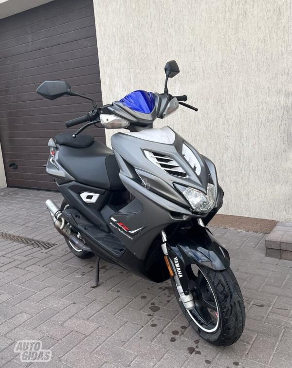 Grey Yamaha Aerox 2013 in Raseiniai, with an engine capacity of 0.05 L and mileage of 7 thousand km for 1500 €, photo 1 on AUTOMOTO.COM.LV