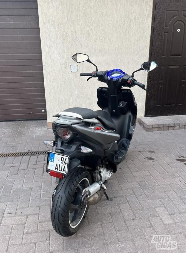 Grey Yamaha Aerox 2013 in Raseiniai, with an engine capacity of 0.05 L and mileage of 7 thousand km for 1500 €, photo 3 on AUTOMOTO.COM.LV