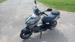 Серый Ямаха Aerox 2013 в Вевис, объемом двигателя 49.00 л и пробегом 22 тыс. км за 1600 €, фото  на AUTOMOTO.COM.LV