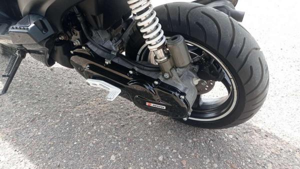 Grey Yamaha Aerox 2013 in Vievis, with an engine capacity of 49.00 L and mileage of 22 thousand km for 1600 €, photo 7 on AUTOMOTO.COM.LV