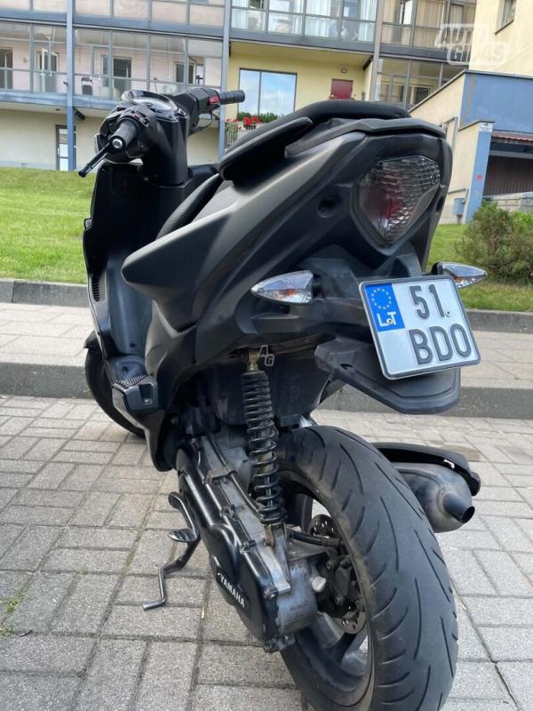 Pelēks Yamaha Aerox 2013 Viļņa, ar dzinēja tilpumu 0.05 L un nobraukumu 22 tūkst. km par 1450 €, foto 3 vietnē AUTOMOTO.COM.LV