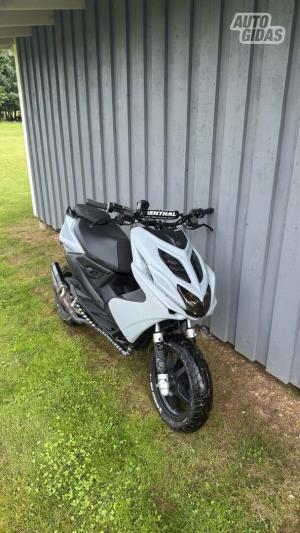 Grey Yamaha Aerox 2015 in Vilnius, with an engine capacity of 0.05 L and mileage of 0 thousand km for 1650 €, photo 9 on AUTOMOTO.COM.LV
