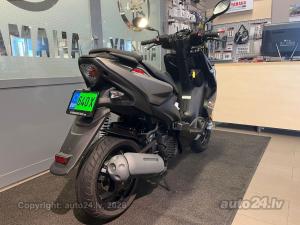 Серый Ямаха Aerox 2016 в Таллин, объемом двигателя 49.00 л и пробегом 2 тыс. км за 1490 €, фото 5 на AUTOMOTO.COM.LV