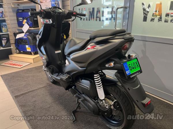 Pelēks Yamaha Aerox 2016 Tallina, ar dzinēja tilpumu 49.00 L un nobraukumu 2 tūkst. km par 1490 €, foto 6 vietnē AUTOMOTO.COM.LV