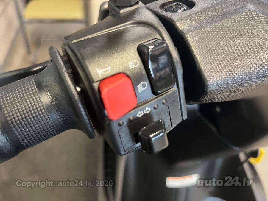 Серый Ямаха Aerox 2016 в Таллин, объемом двигателя 49.00 л и пробегом 2 тыс. км за 1490 €, фото 9 на AUTOMOTO.COM.LV