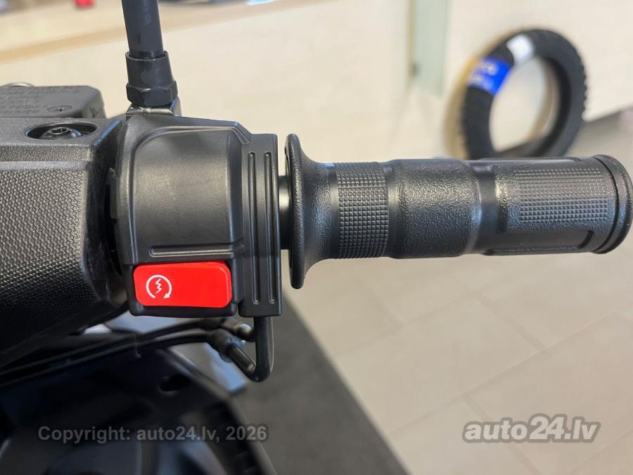 Серый Ямаха Aerox 2016 в Таллин, объемом двигателя 49.00 л и пробегом 2 тыс. км за 1490 €, фото 10 на AUTOMOTO.COM.LV
