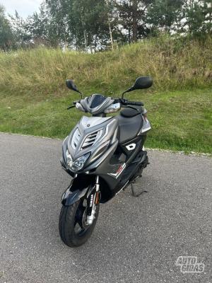 Grey Yamaha Aerox 2017 in Vilnius, with an engine capacity of 0.05 L and mileage of 27 thousand km for 1500 €, photo  on AUTOMOTO.COM.LV