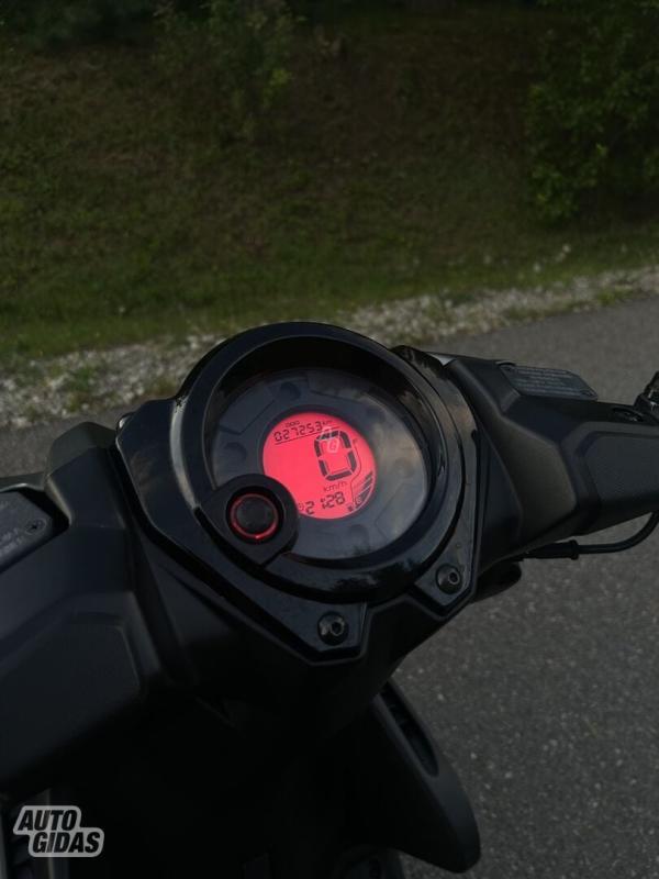 Pelēks Yamaha Aerox 2017 Viļņa, ar dzinēja tilpumu 0.05 L un nobraukumu 27 tūkst. km par 1500 €, foto 8 vietnē AUTOMOTO.COM.LV