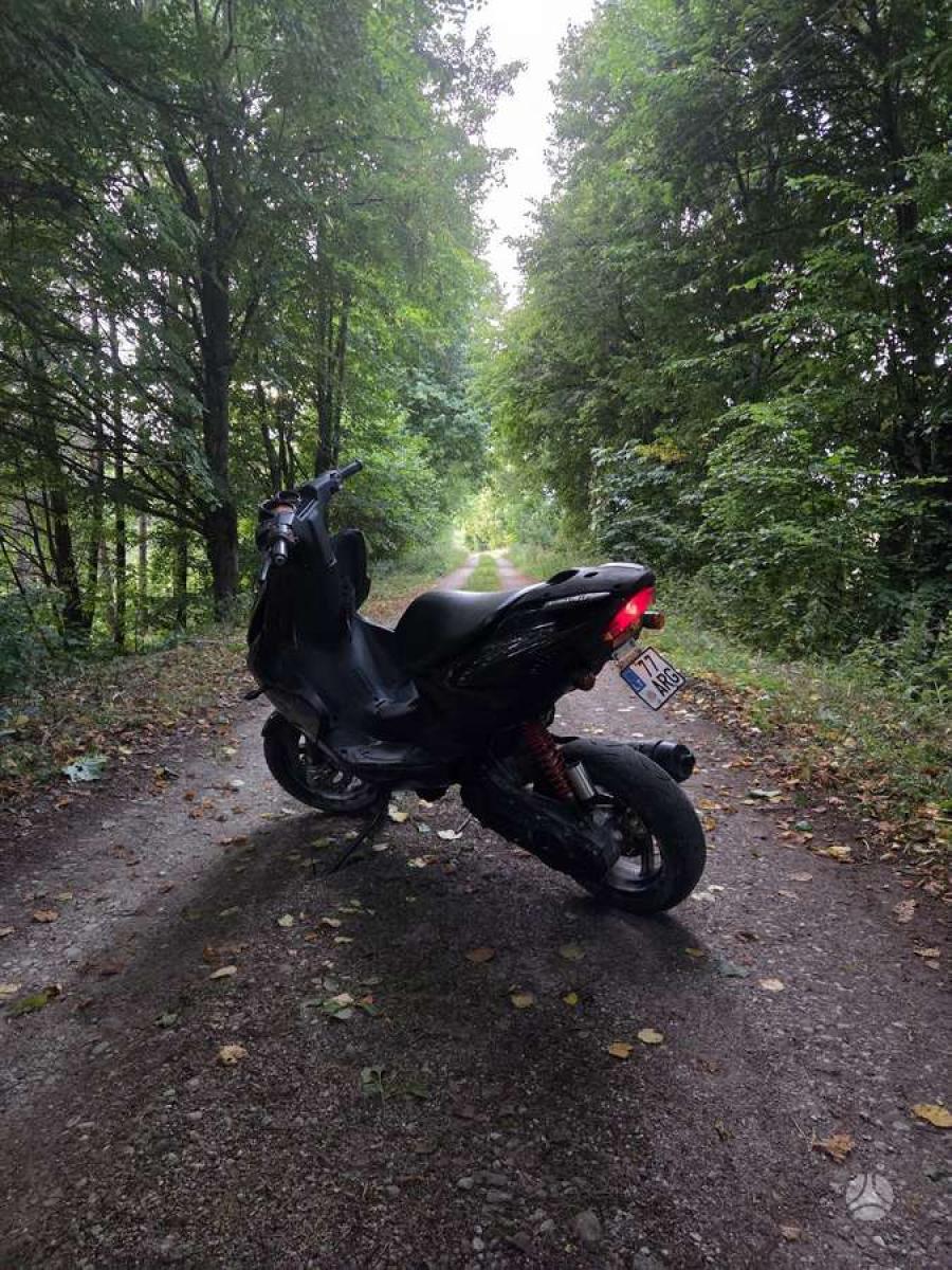 Yamaha Aerox 2002 in Kretinga, with an engine capacity of 50.00 L and mileage of 13 thousand km for 1350 €, photo 1 on AUTOMOTO.COM.LV