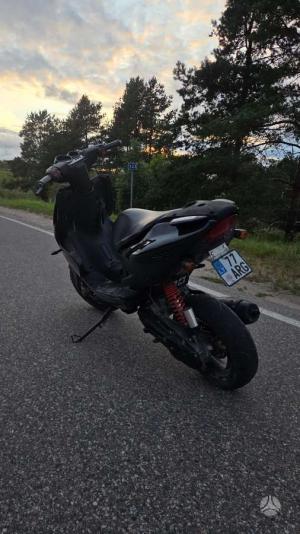 Yamaha Aerox 2002 in Kretinga, with an engine capacity of 50.00 L and mileage of 13 thousand km for 1350 €, photo 6 on AUTOMOTO.COM.LV