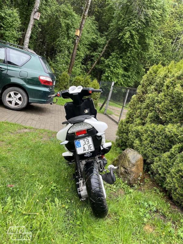 Yamaha Aerox 2005 Viļņa, ar dzinēja tilpumu 0.05 L un nobraukumu 14 tūkst. km par 1300 €, foto 5 vietnē AUTOMOTO.COM.LV