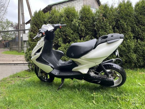 Yamaha Aerox 2005 Viļņa, ar dzinēja tilpumu 0.05 L un nobraukumu 14 tūkst. km par 1300 €, foto 7 vietnē AUTOMOTO.COM.LV
