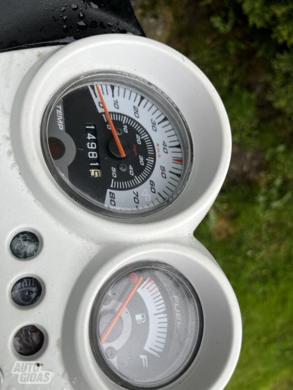 Yamaha Aerox 2005 Viļņa, ar dzinēja tilpumu 0.05 L un nobraukumu 14 tūkst. km par 1300 €, foto 10 vietnē AUTOMOTO.COM.LV